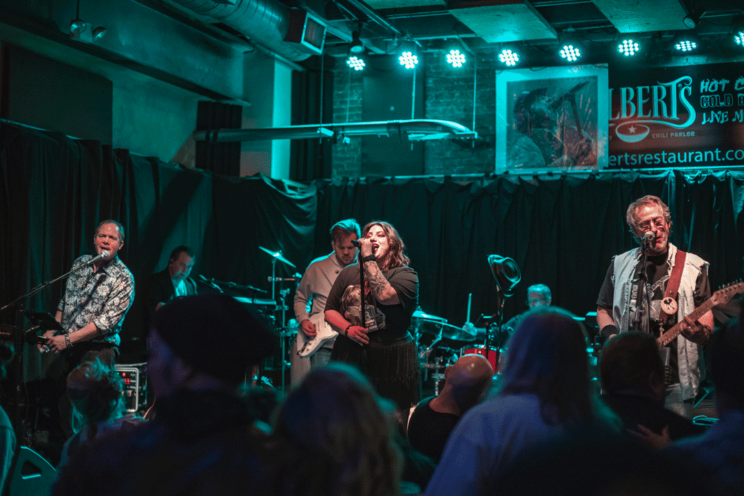 THE 8TRACKS - Texas's Best Arena Rock Band 🤘